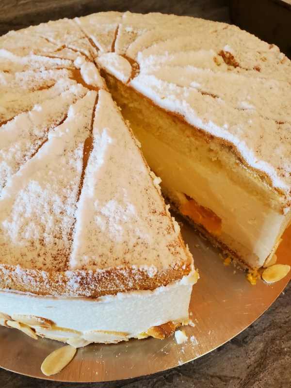 Cakes – JB's German Restaurant & Bakery